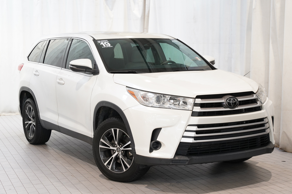 Used 2019 Toyota Highlander for Sale (with Photos) | U.S. News & World ...