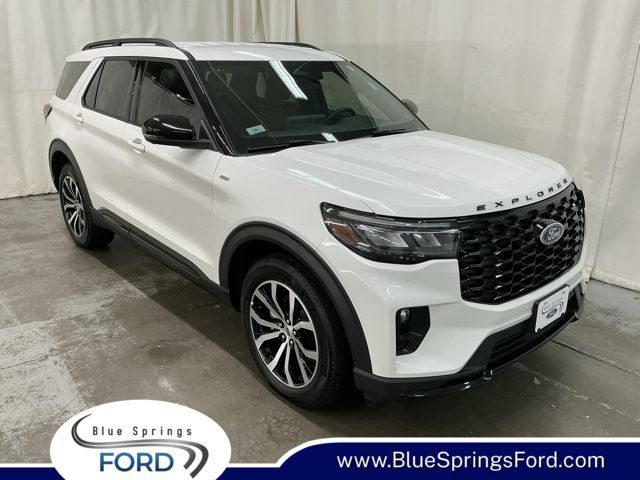 Used 2025 Ford Explorer for Sale Near Me (with Photos) | U.S. News ...